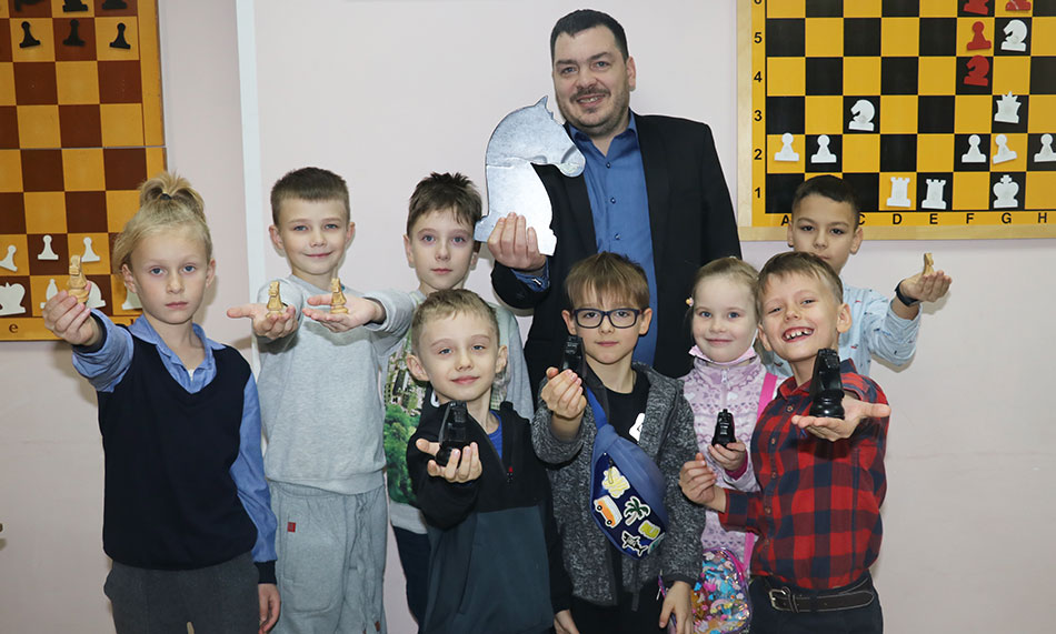 Шахматный клуб "Ход конём" приглашает - обучение шахматам online Reshay.by